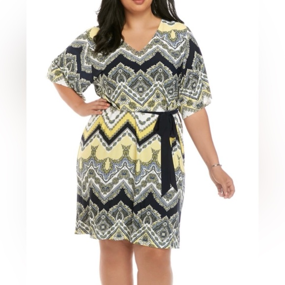 Sandra Darren | Dresses | Sandra Darren Paisley And Chevron Kimono ...